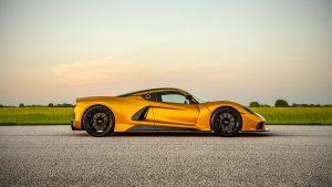 Hennessey Venom F5 Revolution Roadster: Exquisite Carbon Fiber Design ...