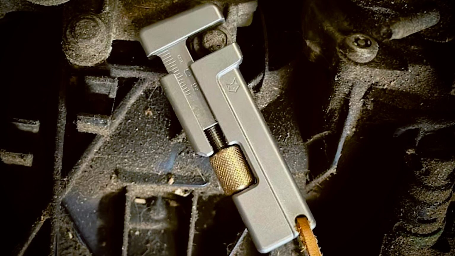 Silver Fox Atom Wrench: A Pocket-Sized Marvel for Makers and Menders ...